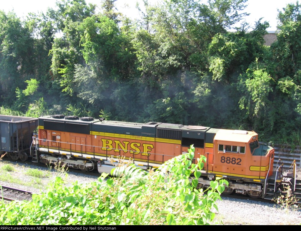 BNSF 8882